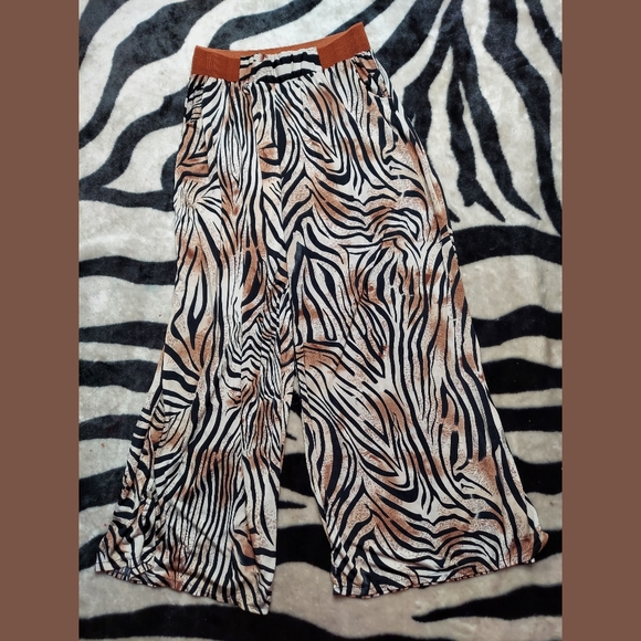 made for life | Pants & Jumpsuits | Short Zebra Striped Flowy Dress ...